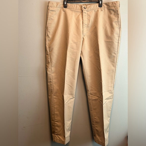Lee | Pants | Mens Lee Total Freedom Relaxed Fit Flat Front Khakis Size ...